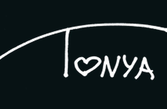 亲笔签名 2017年珍宝之瓶-Antonina 'Tonya' Predko亲笔签名_DOTA2饰品交易_网易BUFF